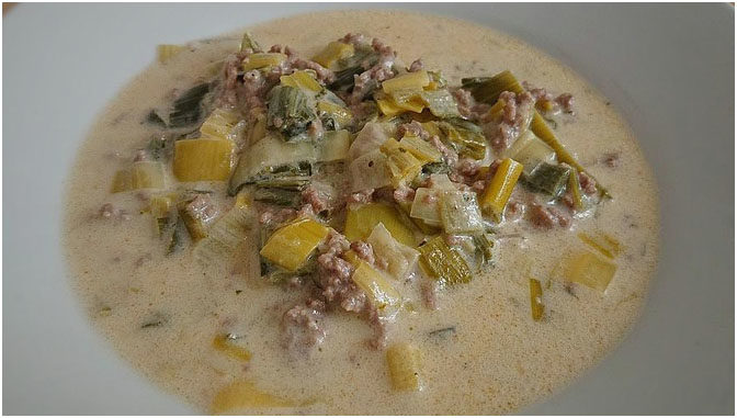 Käse-Lauch-Suppe mit Hackfleisch – Schnell und Einfach