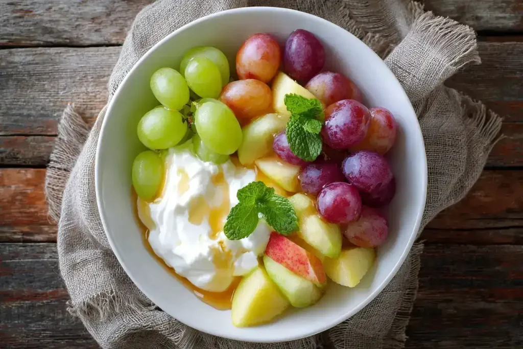 Gemischtes Obst mit Joghurt – Schnell & Gesund genießen